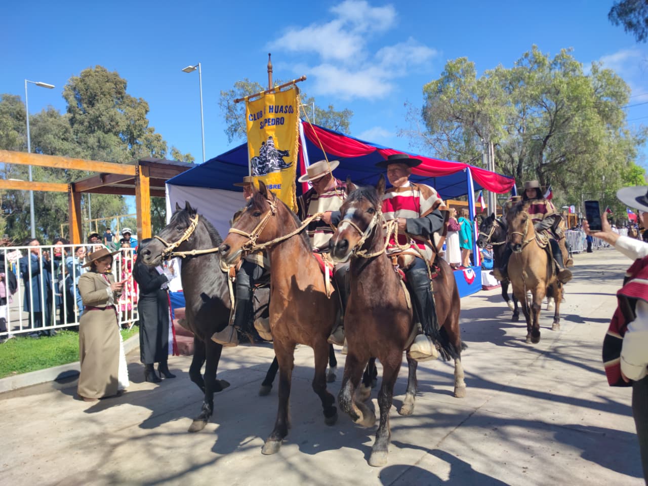 San Pedro celebra el mes de septiembre con impecable desfile cívico ...